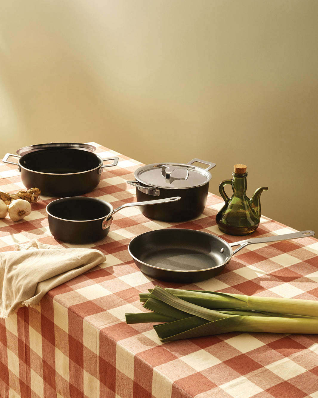Pots&Pans - Low casserole with two handles – Alessi Spa (UK)