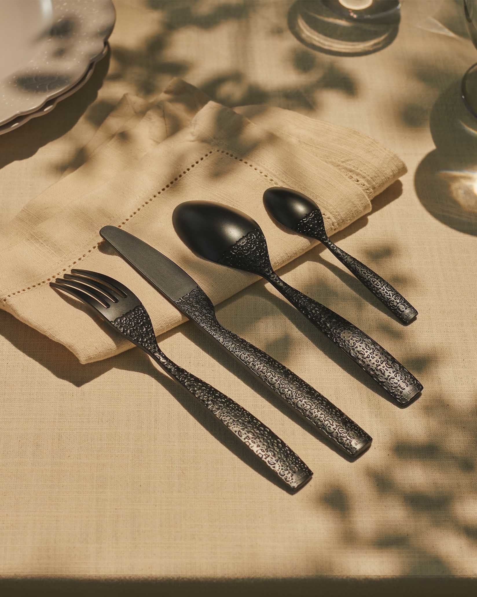 Dressed en plein air - Cutlery set 16 pieces – Alessi Spa (UK)